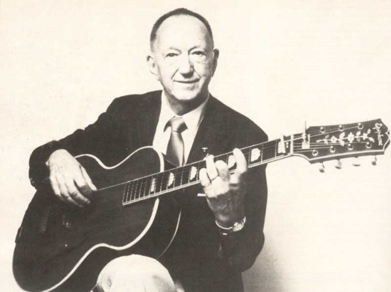 Van Eps, "pai" da guitarra elétrica de 7 cordas