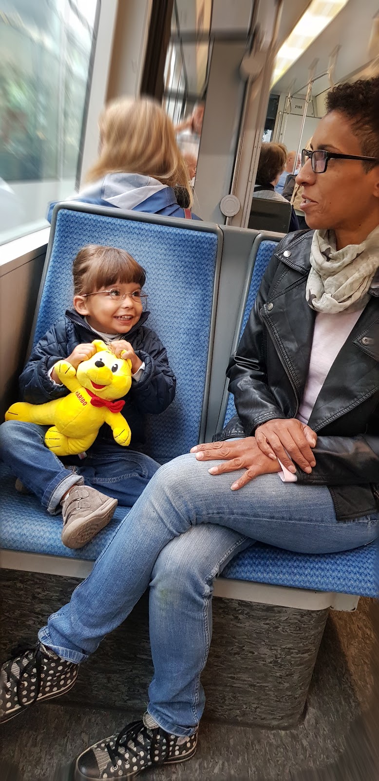 TAXIMANN: Kenya - ein süßer Fratz