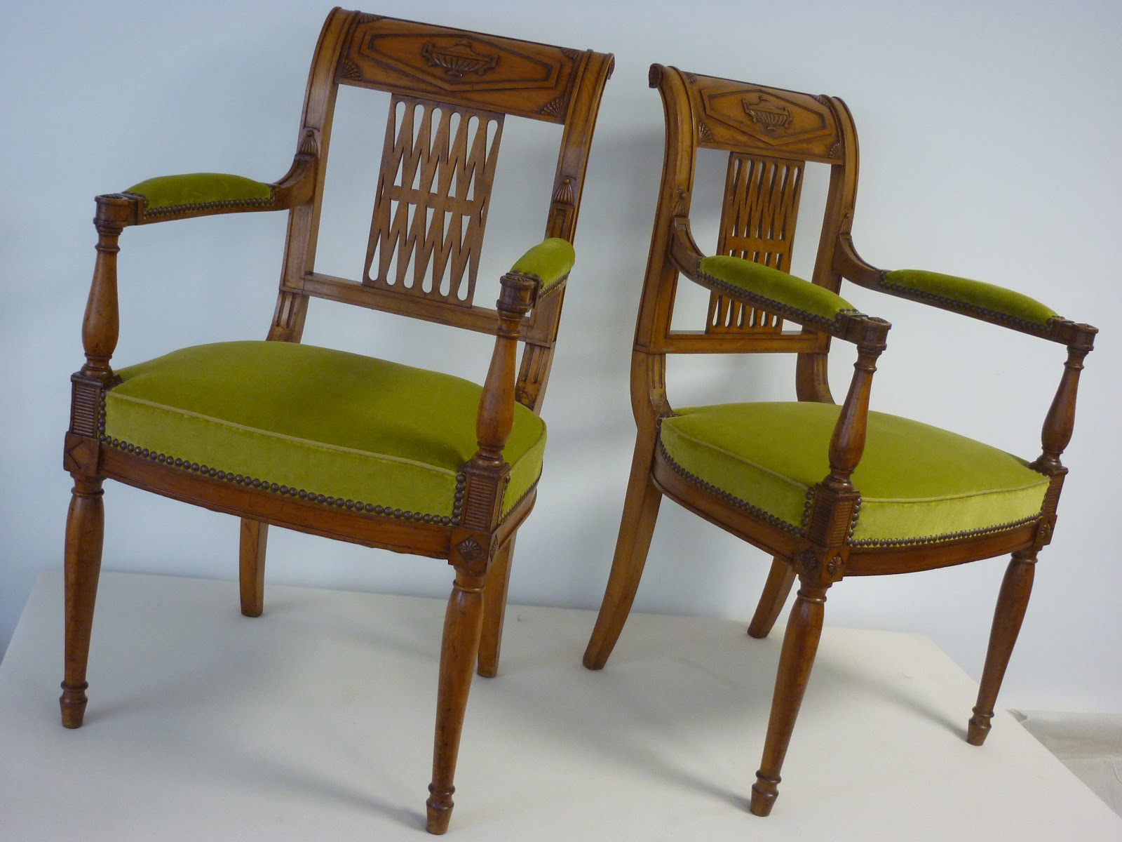 Paire de fauteuils Directoire