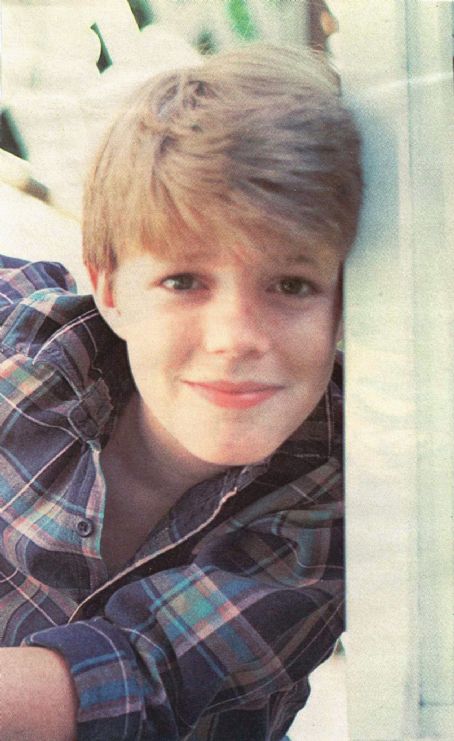 Mackenzie Astin | Celebrities Photos Hub