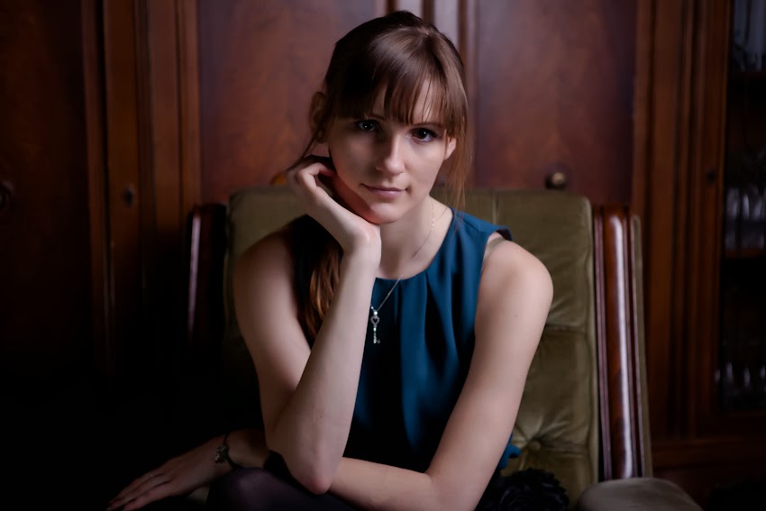 ANNA ANTJE: BACKSTAGE