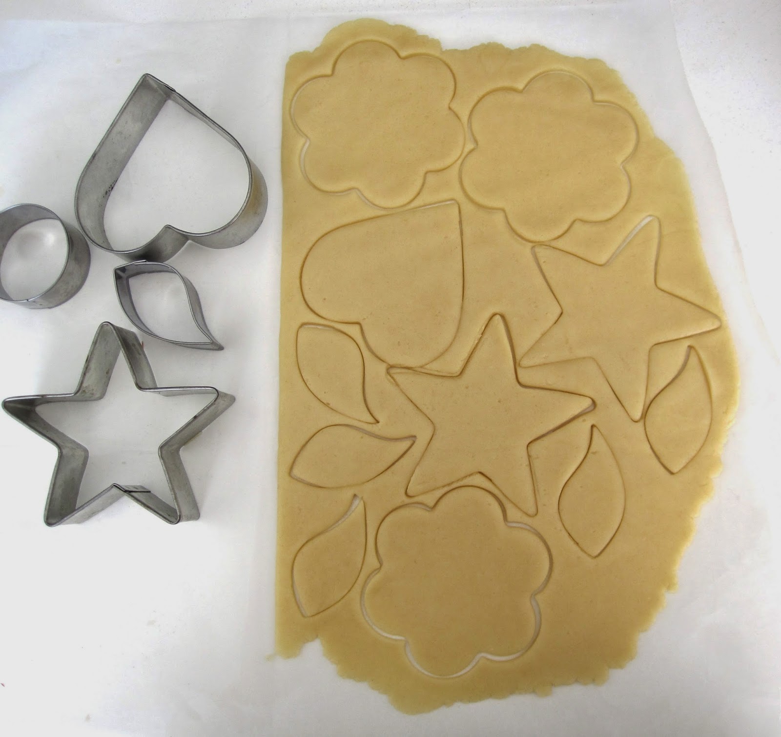 {VIDEO} THE BEST Cut-Out Sugar Cookies - Lindsay Ann Bakes