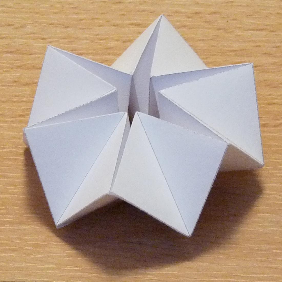 TIC LIBRE: Caleidociclos dodecagonal