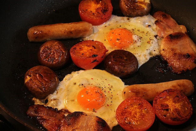 Food Lust People Love: One-Pan Full English Fry-up