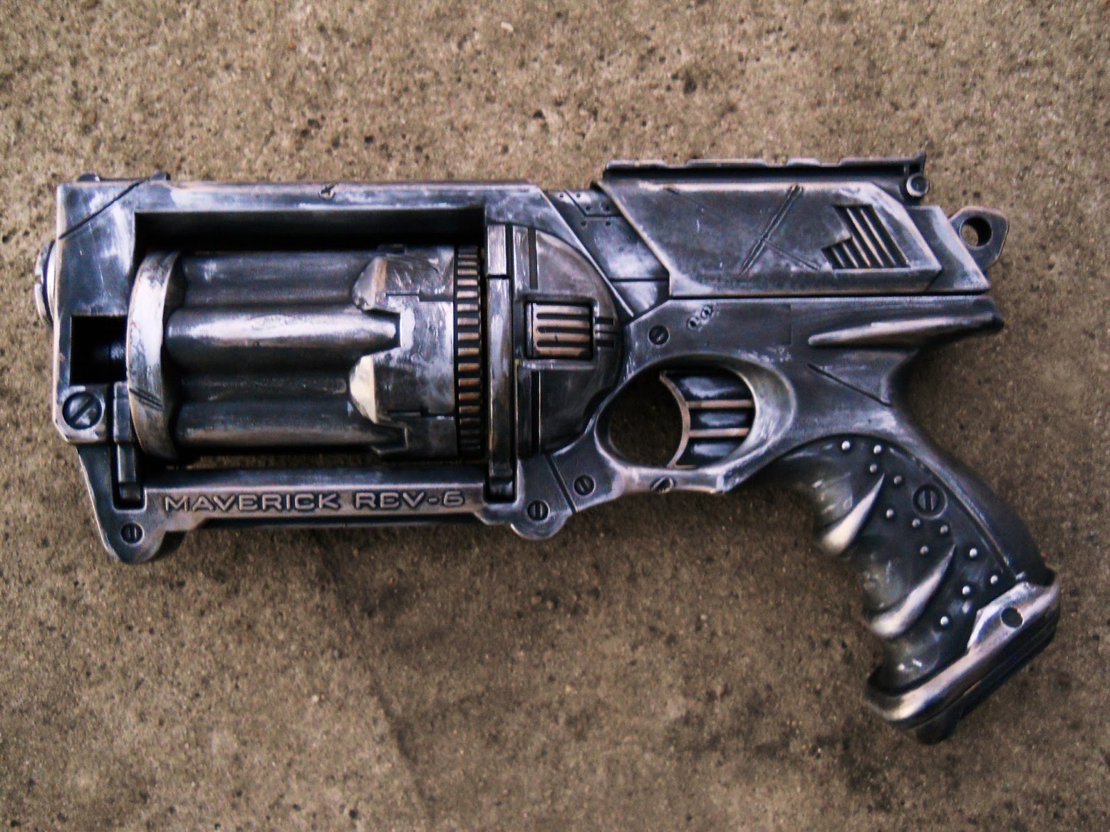 Emily Catherine: DIY Maverick Rev. 6 Nerf Gun Modification