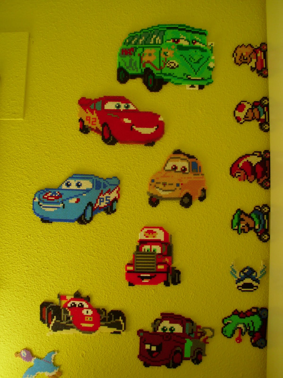 MEMEKAN: PERLER HAMA BEADS PELICULA CARS Y MARIO KART