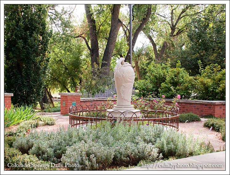 Colorado Springs Daily Photo: The Heritage Garden
