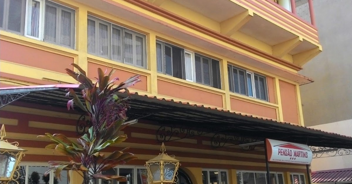 O presente e passado da Pensão Martins na Av 24 de Julho da cidade de ...