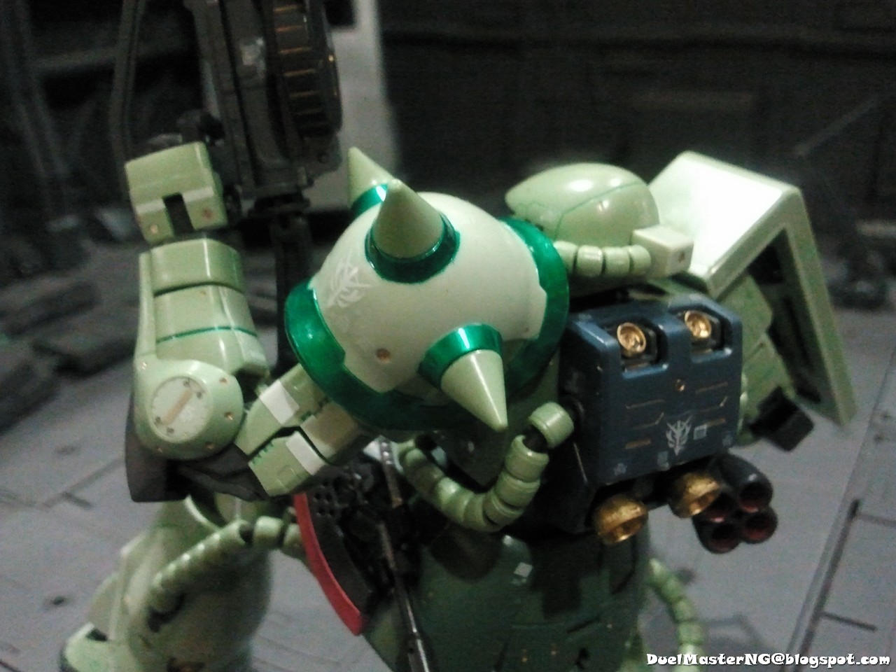 DuelMasterNG Gunpla: RG MS-06F Zaku II (Bandai)