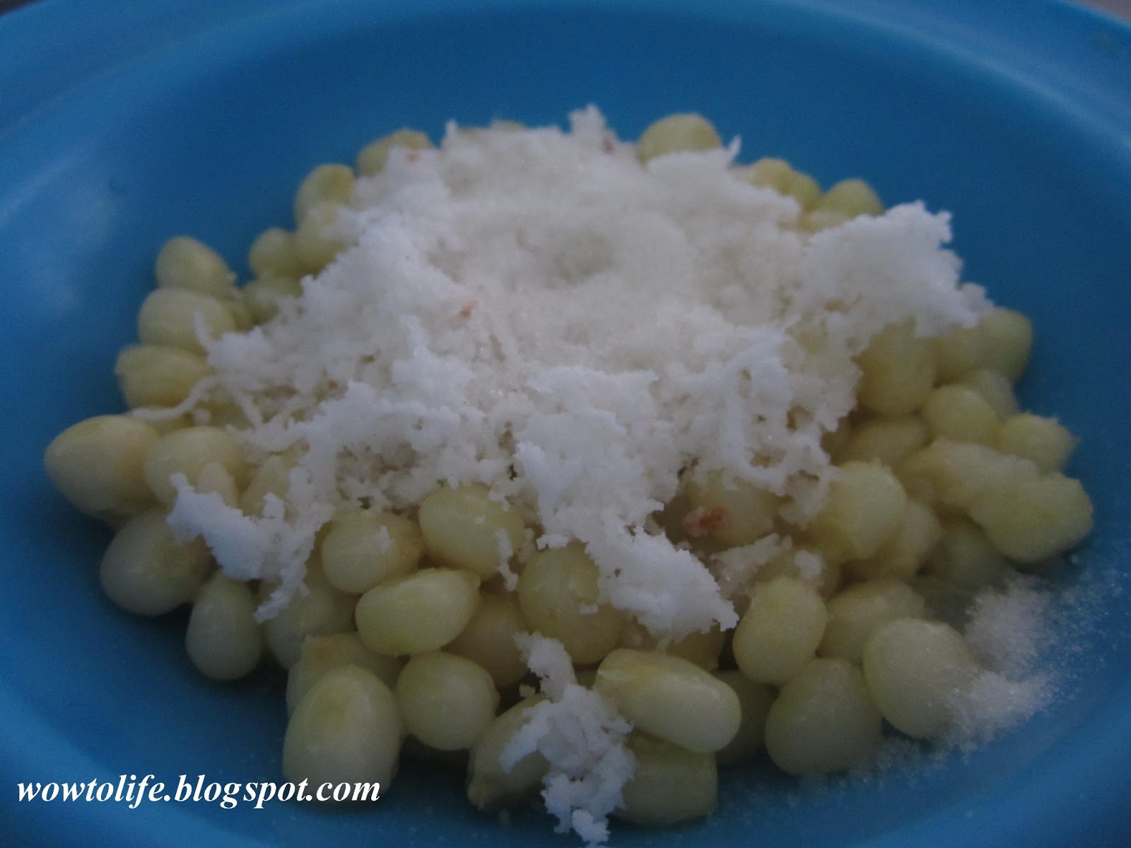 Wow to Life: Binatog (Boiled corn kernels with coconut and sugar)