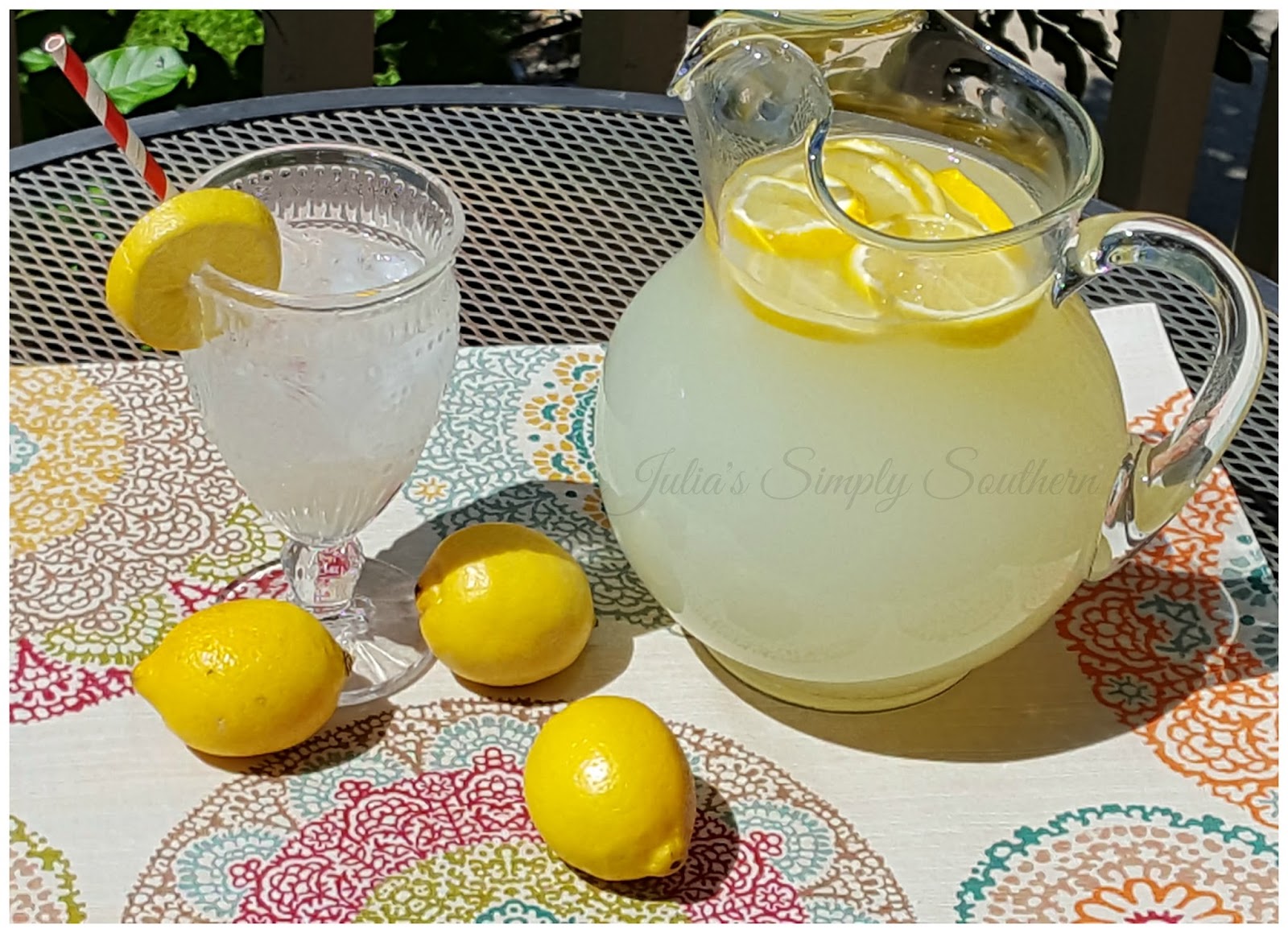 Julia's Simply Southern: Fresh Squeezed Lemonade