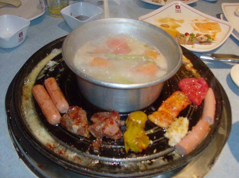 Foody Haven: Tong Yang Hot Pot Restaurant Experience