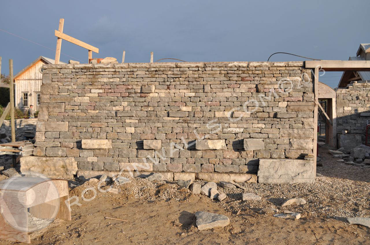 ROCKIN WALLS: Coursed Random with Jumpers - Walling style