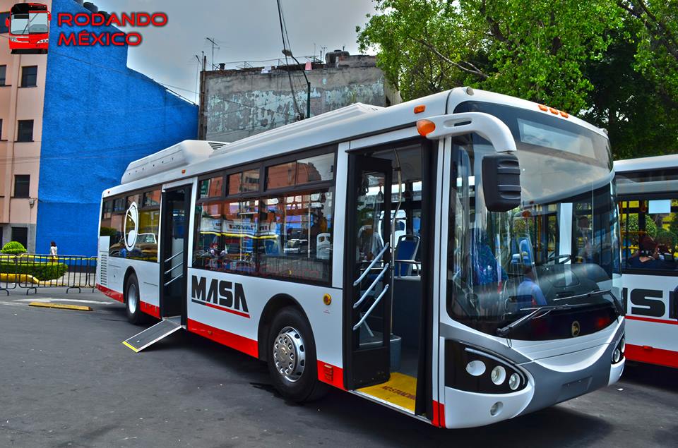 Dr Samuel Banda: Autobuses chinos en México