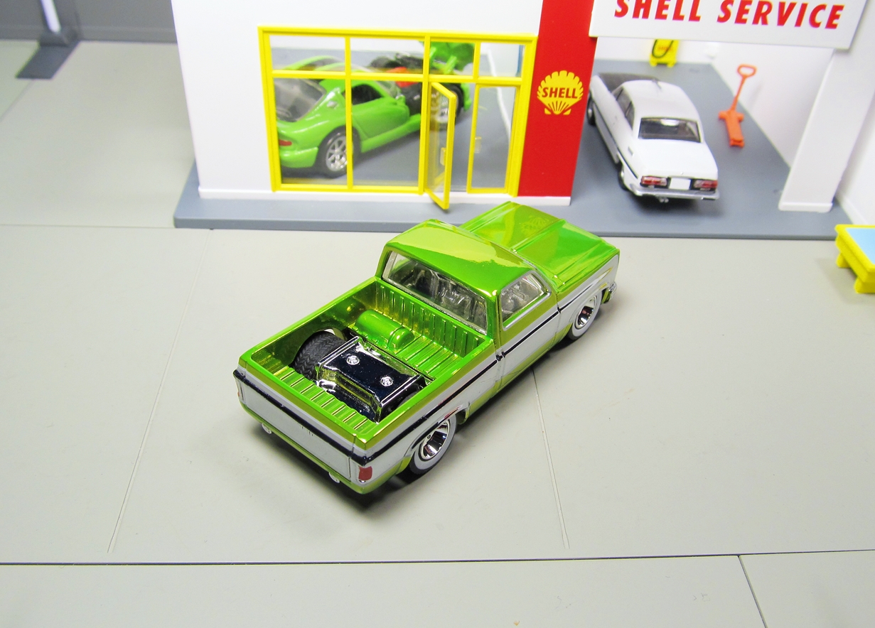 Hot Wheels Red Line Club '83 Chevy Silverado