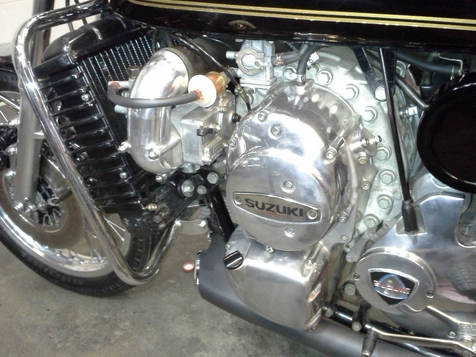 Another Rotary Motorcycle: 1976 Suzuki RE5 - DailyTurismo