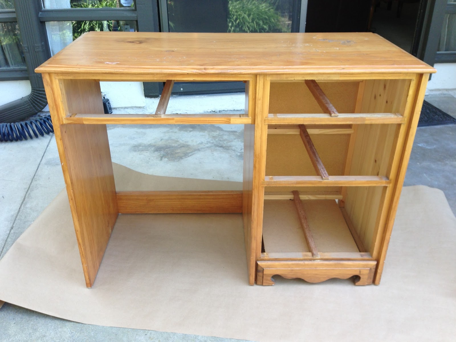 The Framed Lady: Wooden Desk Renovation: White desk with stained top