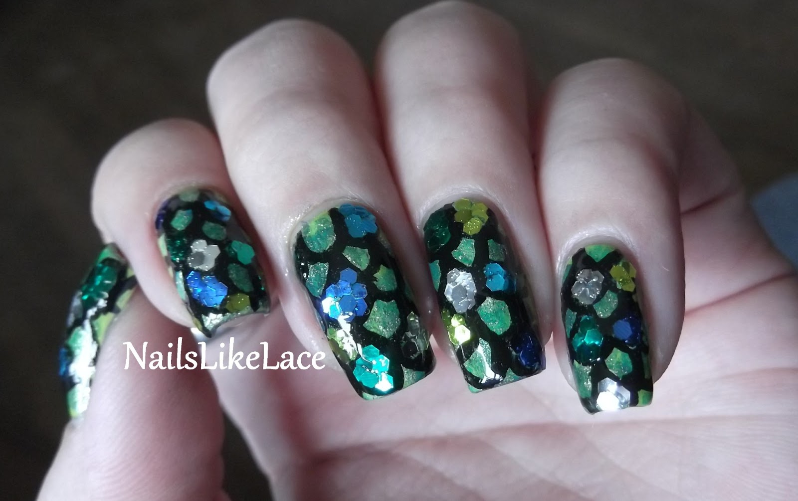 NailsLikeLace: Fish Scale Nails