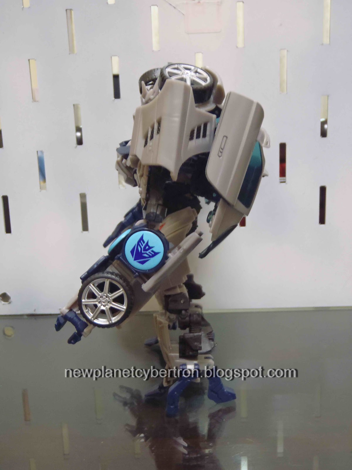 New Planet Cybertron: Transformers Review – Soundwave (Human Alliance)