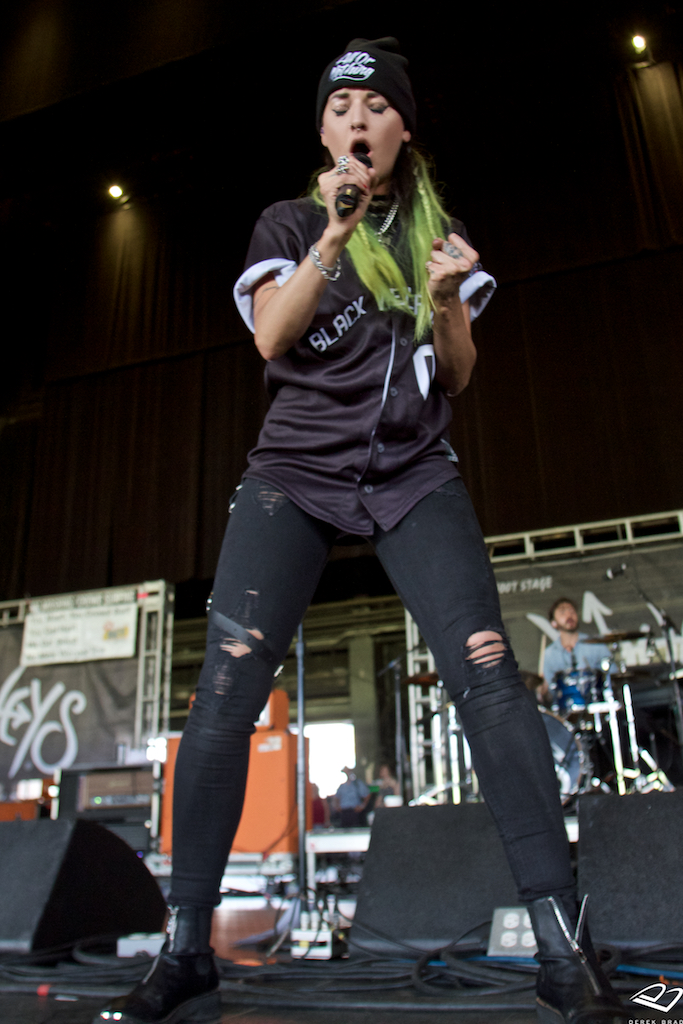 Derek Brad Photography: Juliet Simms ; Warped Tour 2015