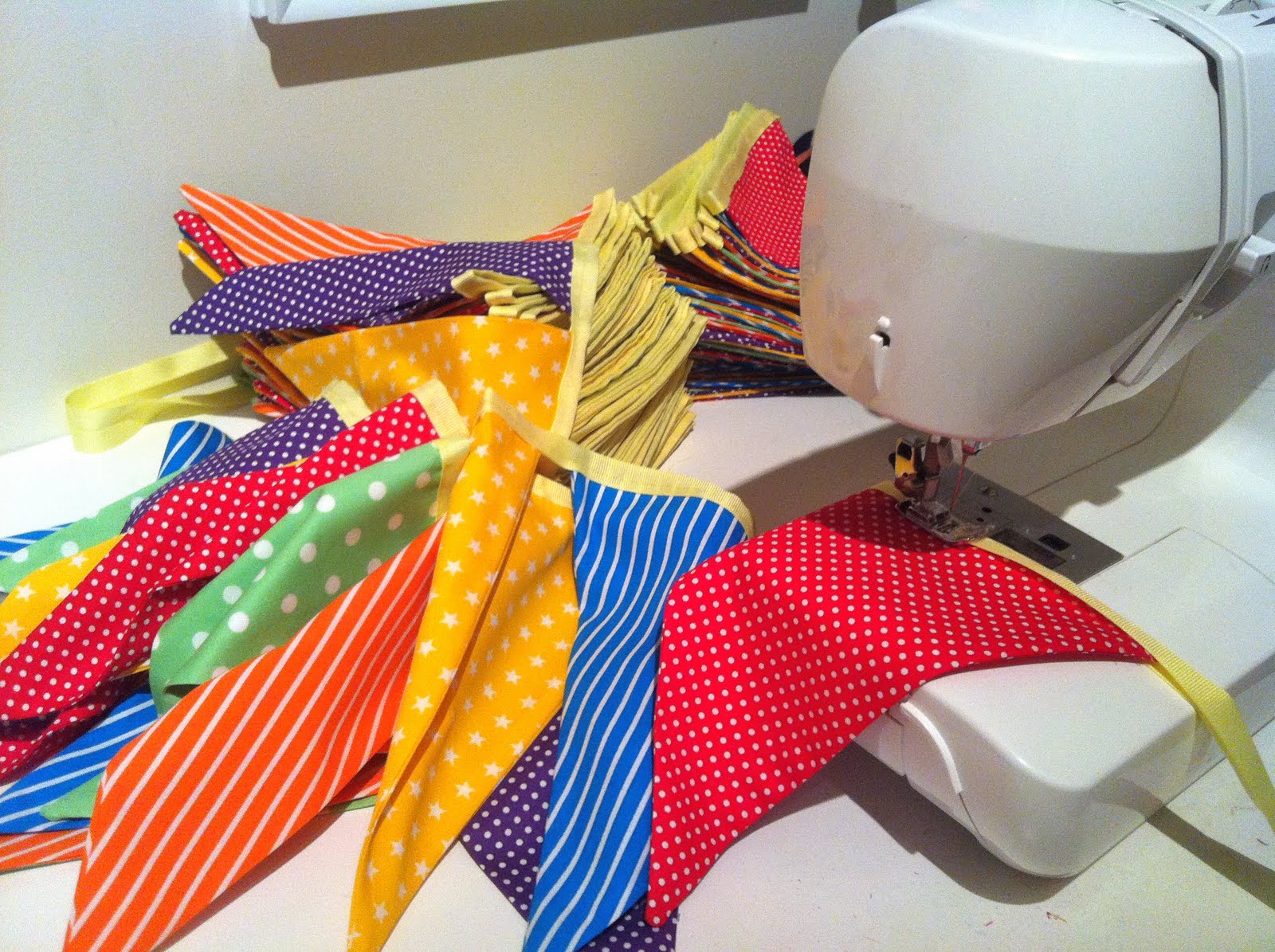 Giggleberry Creations!: 50m custom order of bunting!!