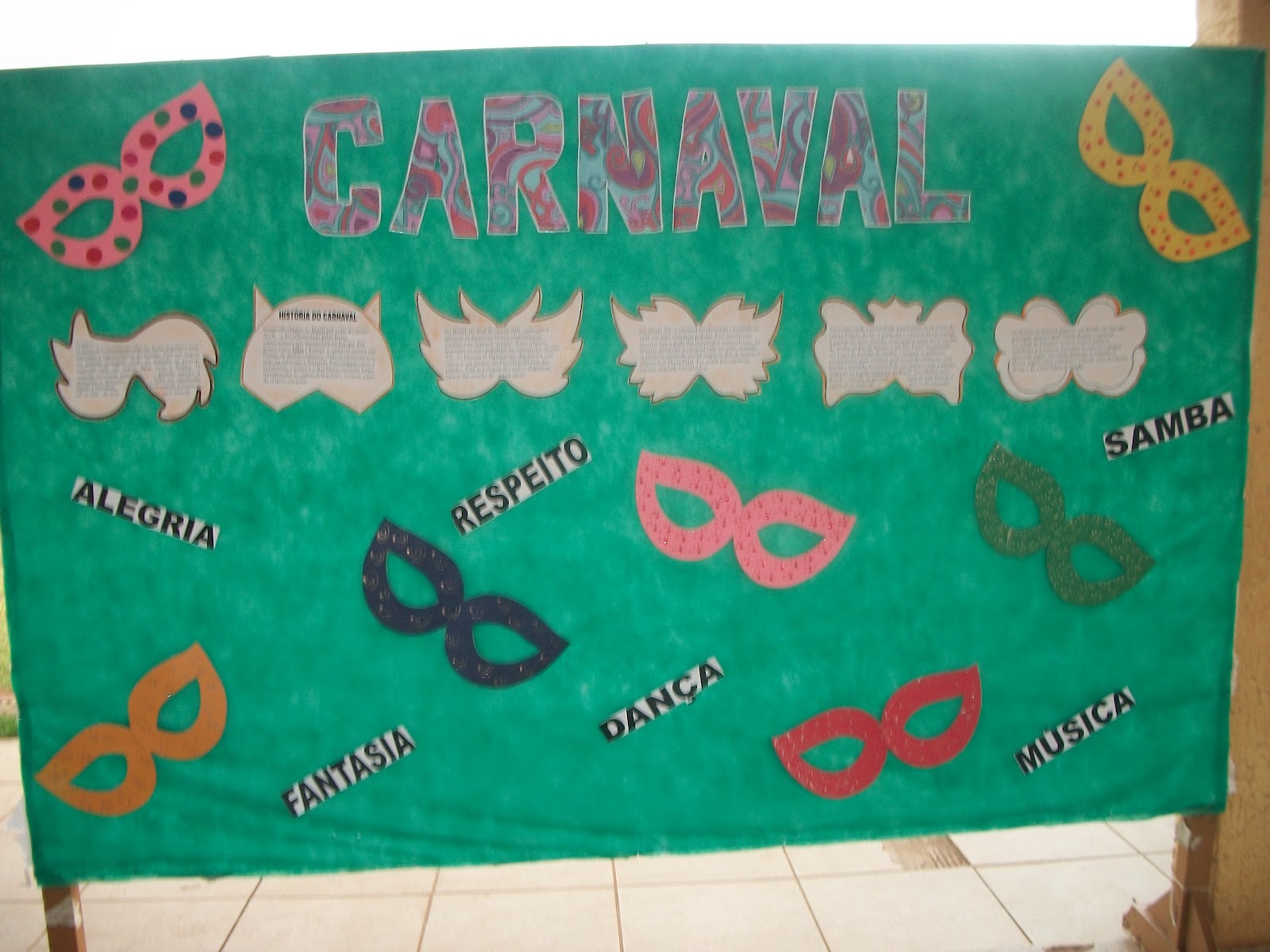 Escola Municipal Vicente Luiz Alves: Mural de fevereiro - Carnaval