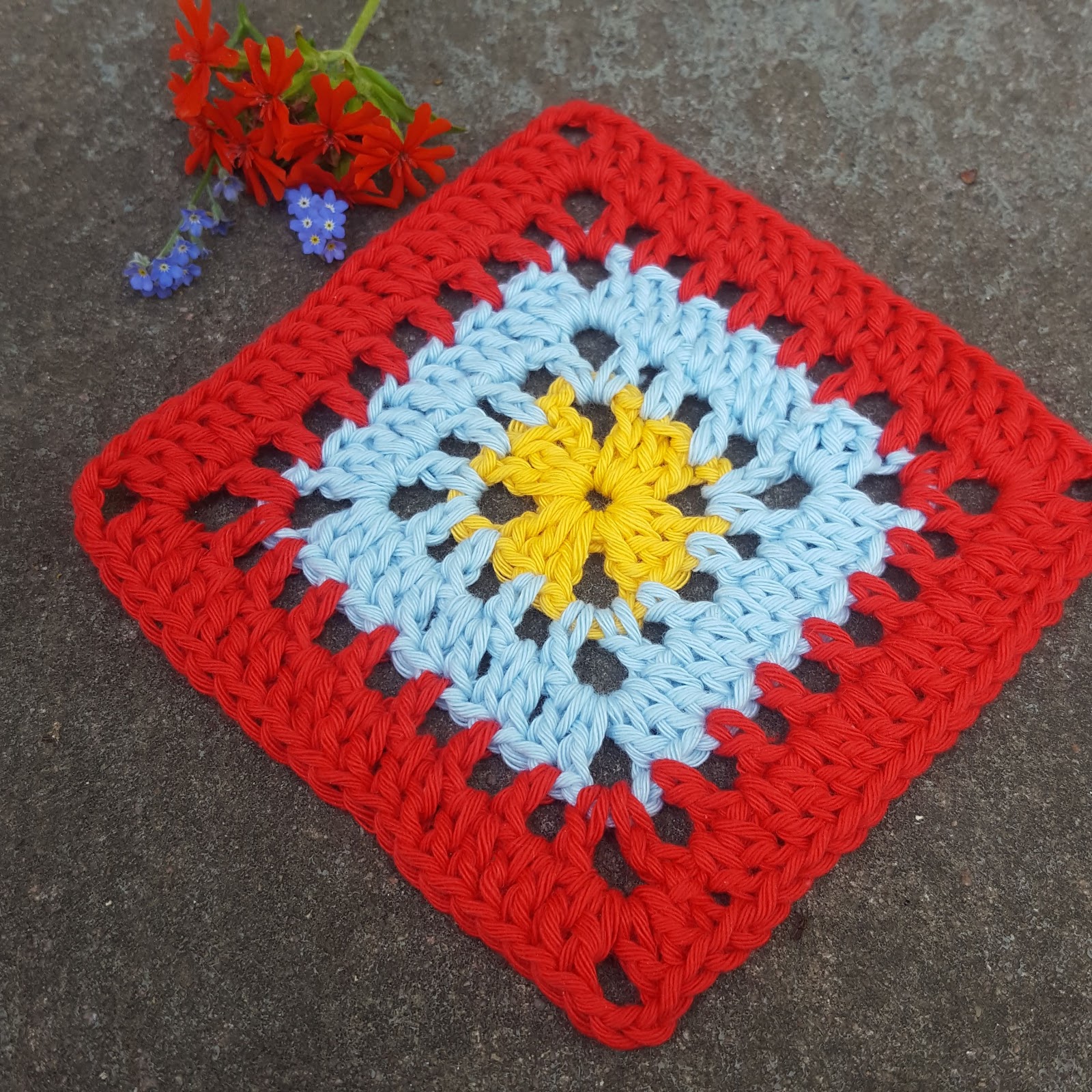 Nilla K creates: The Simple Square pattern