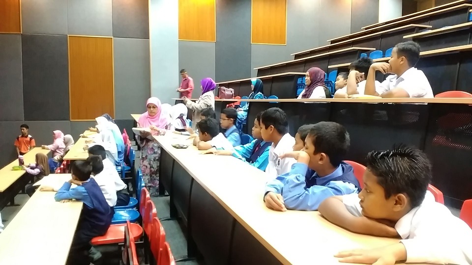 LAWATAN SAMBIL BELAJAR KE UNIVERSITI PENDIDIKAN SULTAN IDRIS (UPSI)