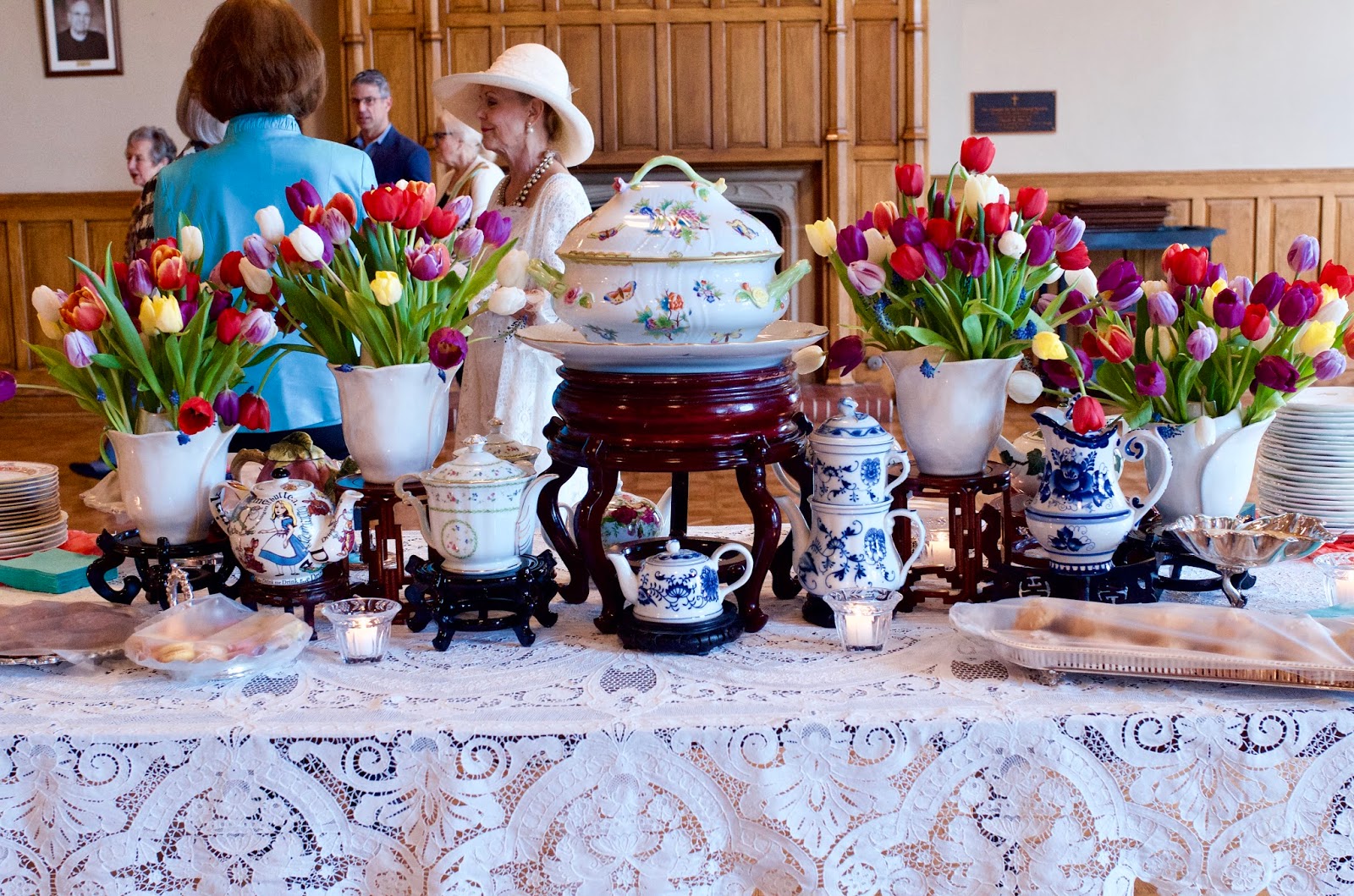 The Five O'Clock Tea Club Tablecloth, 4.9.18 - Entertaining Women