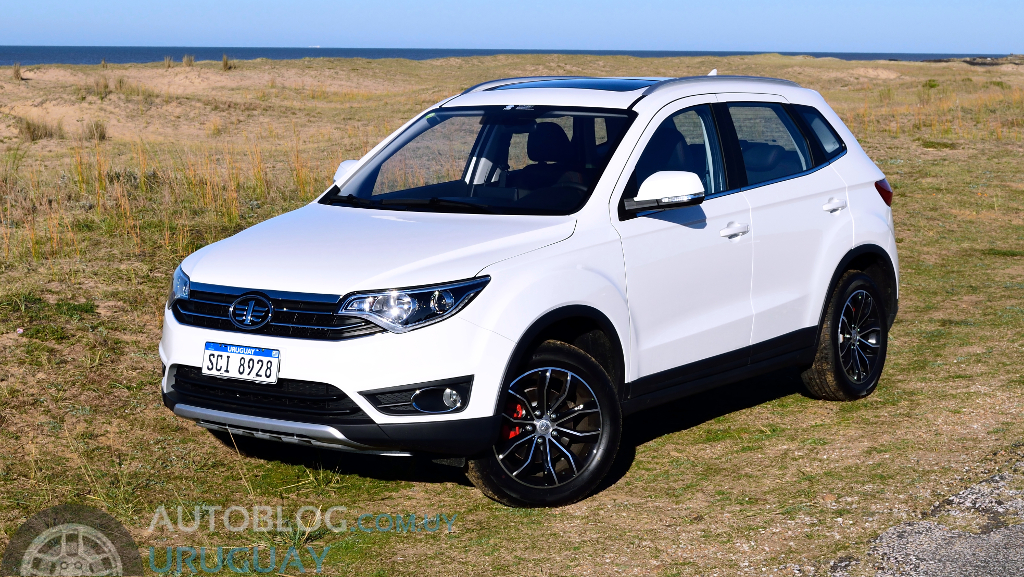Prueba: FAW R7 1.6 Luxury Hi Tech : Autoblog Uruguay | Autoblog.com.uy