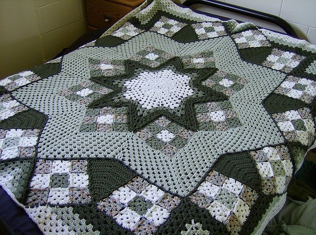 Quilt square crocheted quilt - free step by step - Crochet Spiration