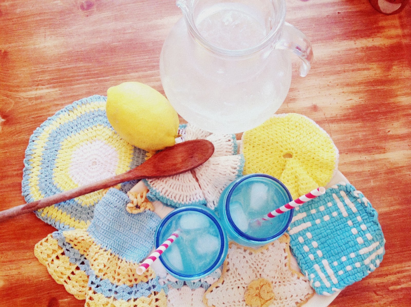Frolicking Freckles: Vintage Lemon Cake Roll & Some Homemade Lemonade....