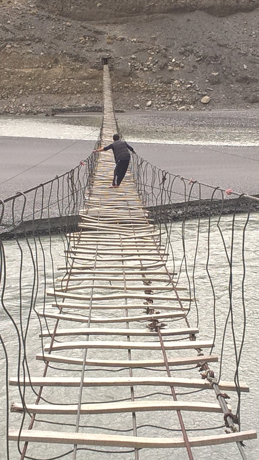 Treks and Drugs and Chapati Rolls. Passu. - Far Flung Places