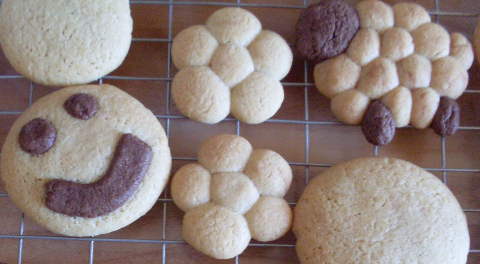 Ruth's blog: More creative cookies...