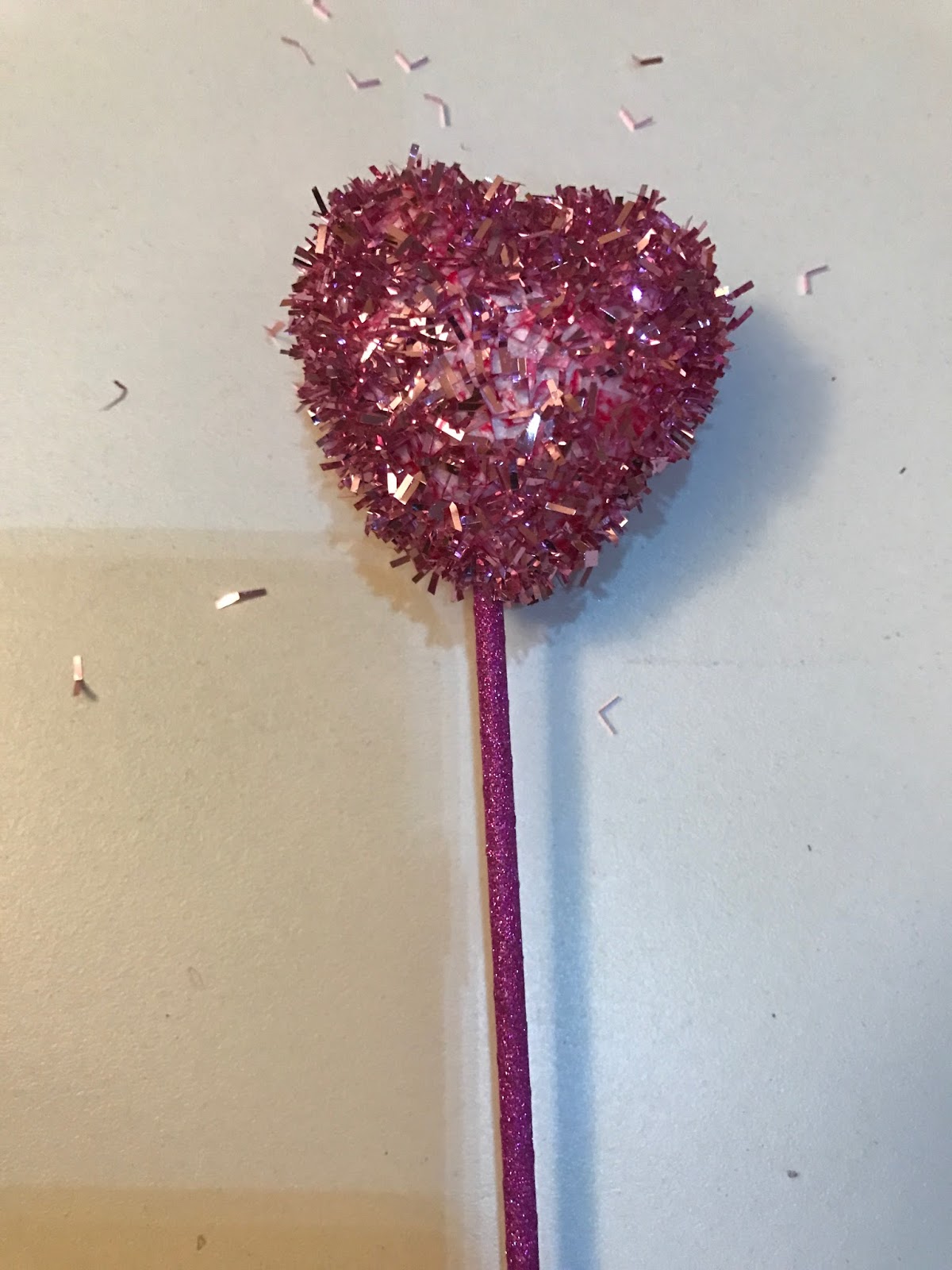 Busy Teacher Mommy : DIY Heart Wand