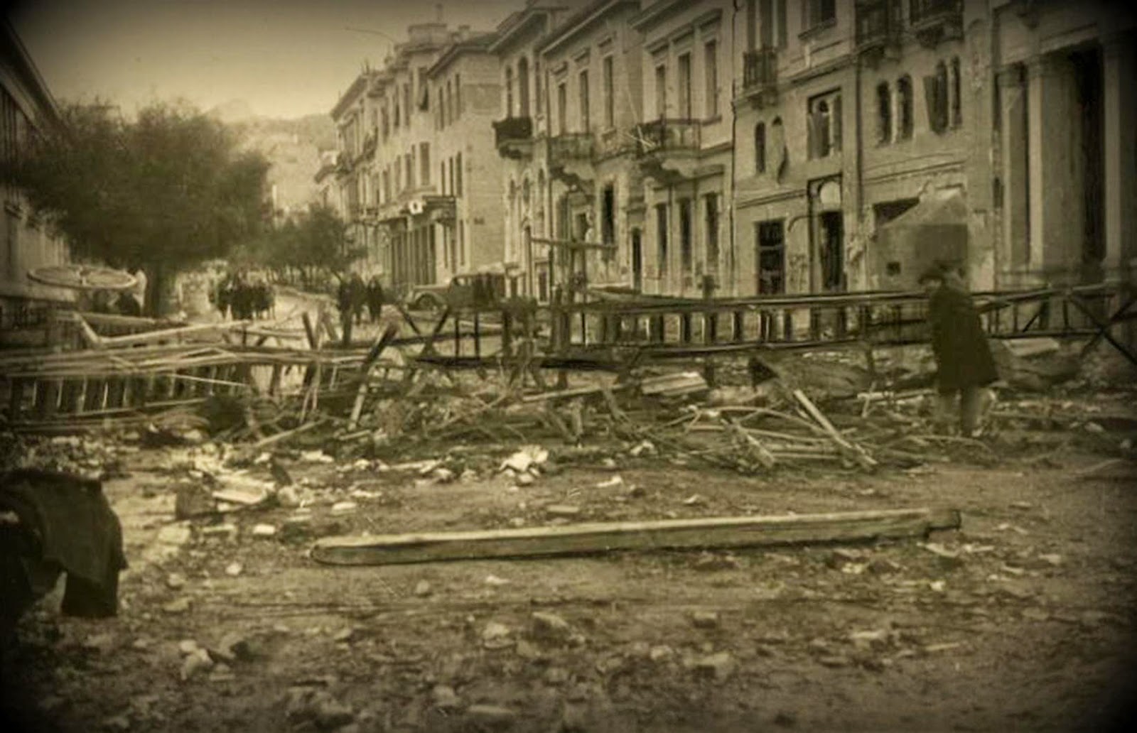 ΙΣΤΟΡΙΑ ΕΛΛΗΝΙΚΗ ΚΑΙ ΠΑΓΚΟΣΜΙΑ : ΔΕΚΕΜΒΡΙΑΝΑ 1944 (ΜΕΡΟΣ Β')