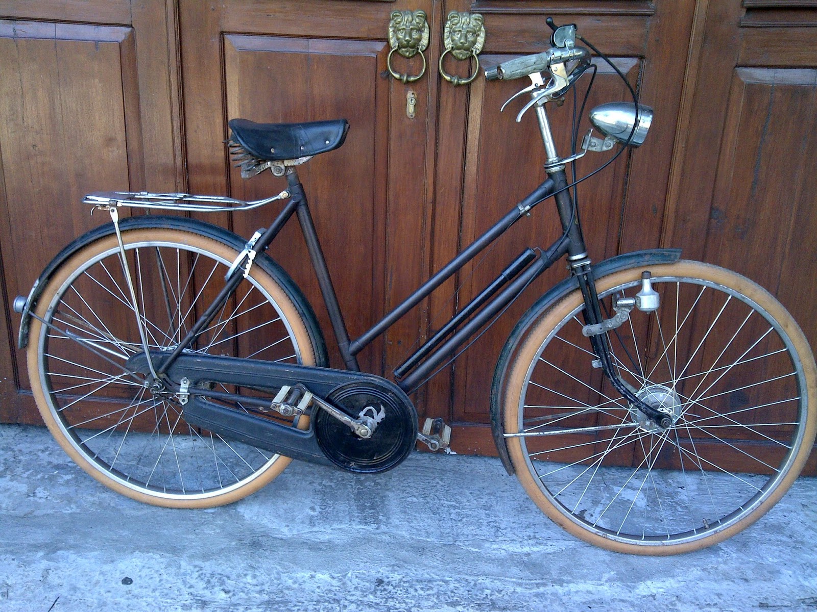 Tuha Harimaoduha: Onainö... Ami Li Moroi ba Gö: Humber Sepeda Onthel ...