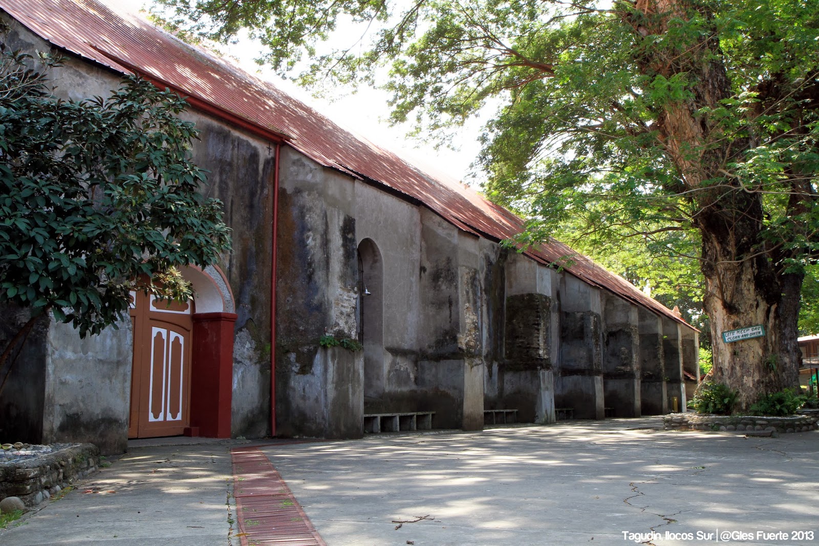 Explore.Dream.Discover: Exploring the Tagudin Church and Sundials ...