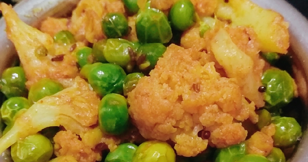 Vasusvegkitchen: Gobi Matar Fry, no onion no garlic gobi matar fry ...