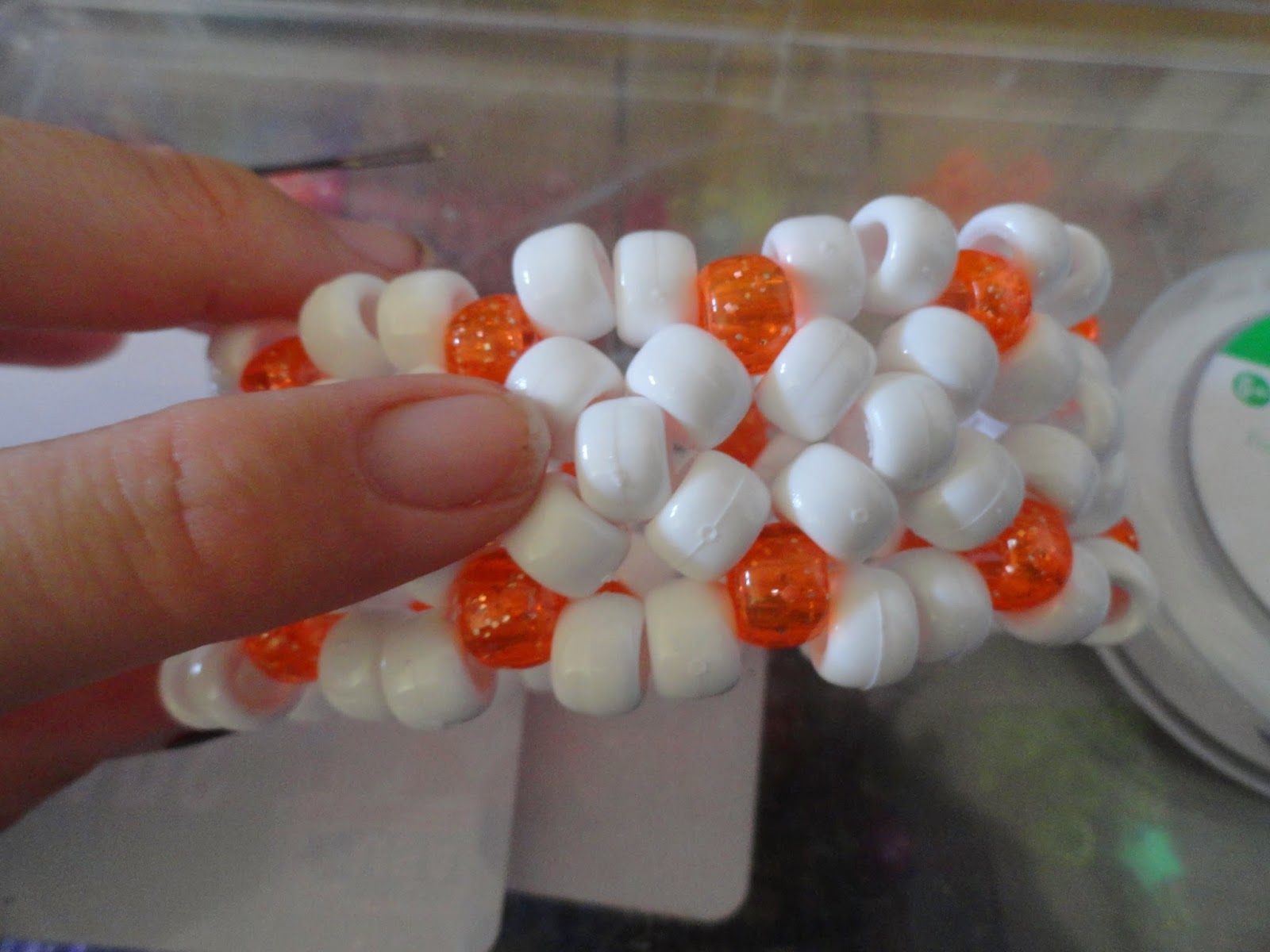Ooh Piece of Kandi: How To Make: A Standard X-Base Cuff