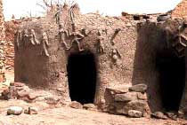 Lost Womyn's Space: Menstrual huts (Ponulu)