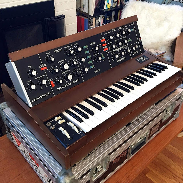 MATRIXSYNTH: Vintage Moog Minimoog Model D 1970s Walnut w OHSC Flight Case