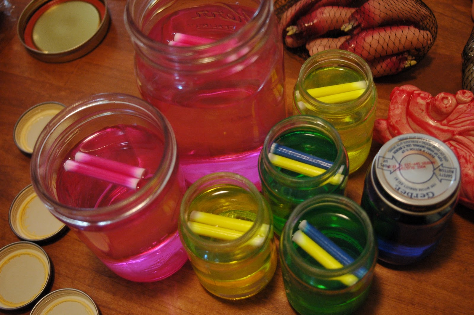 What Mommy Wants: Spooky treat #3~Mad Scientist glowing jars of body parts