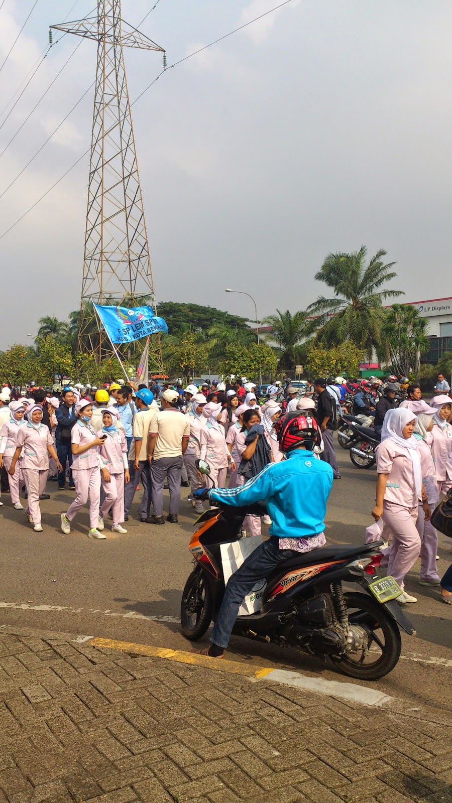 TBINA in Focus: Pekerja TBINA : solidaritas untuk buruh menggapai ...