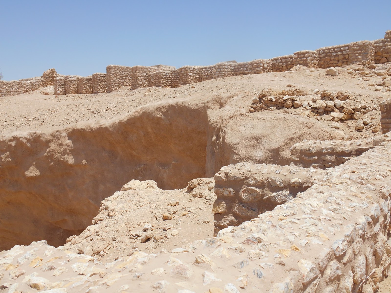 Ubar – legendarna oaza i fatamorgana z podlewaczką