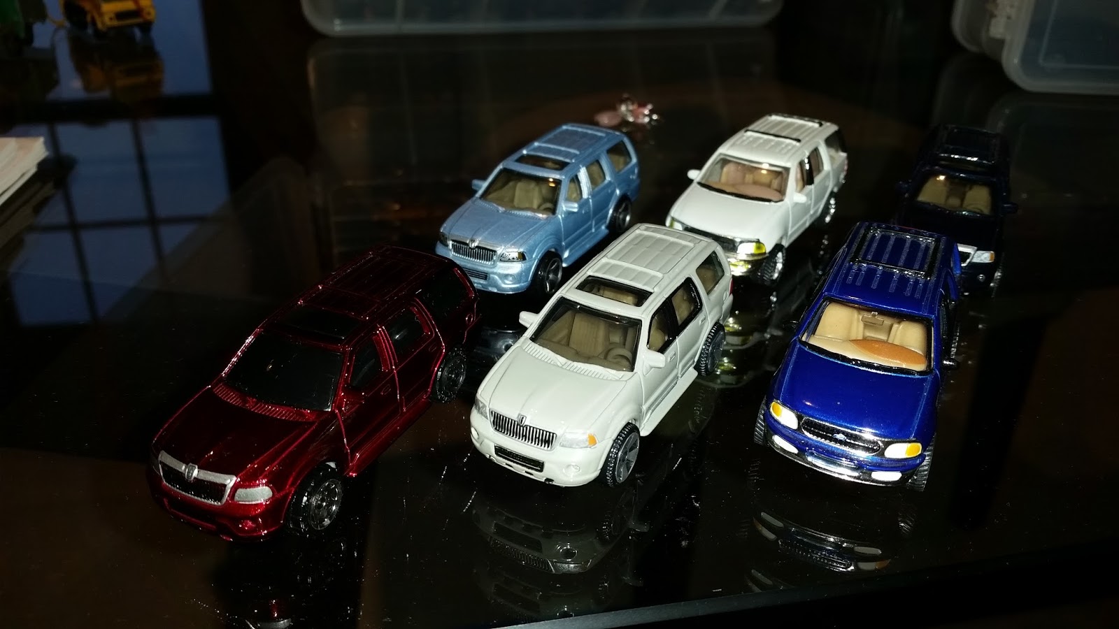 Matchbox Frenzy: The Battle of the Matchbox Ford Full-Size Luxury SUVs ...