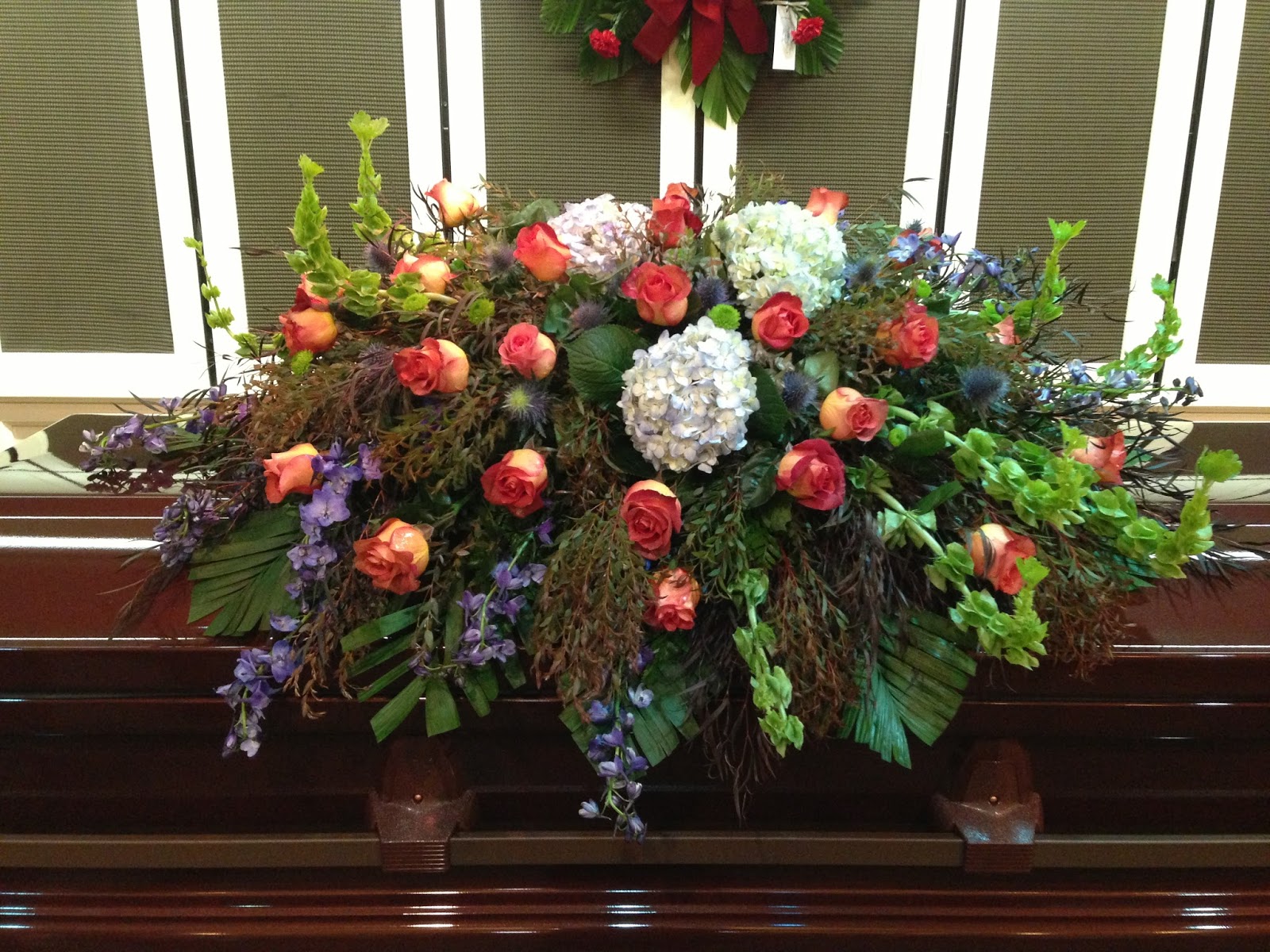 Janice East Designs: Sympathy Tributes - Casket Sprays