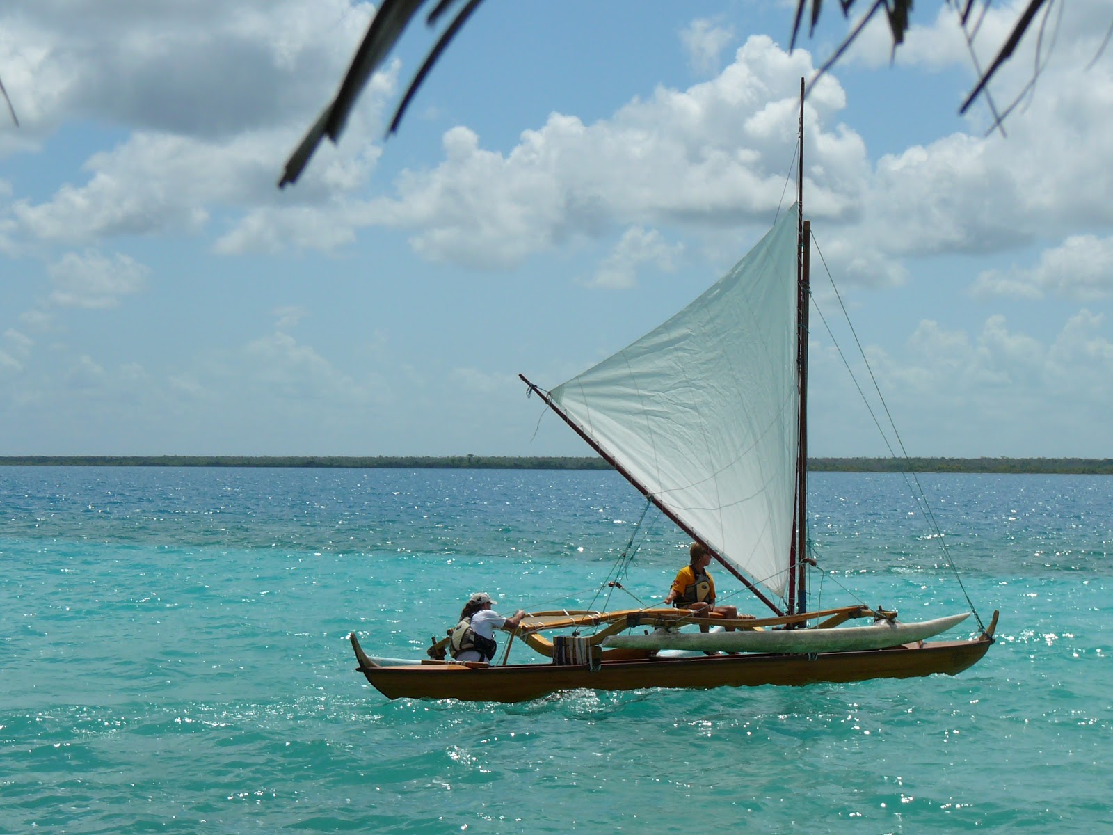 Bacalar: Hawaiian outrigger canoe