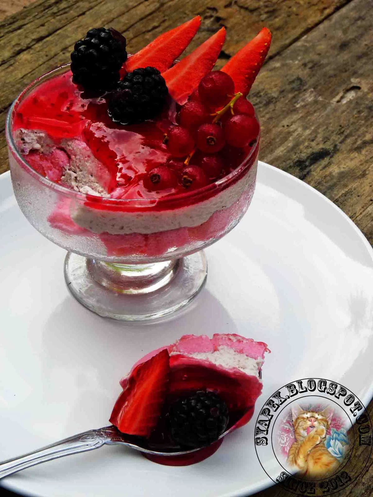 syapex kitchen: Very Berry Mousse