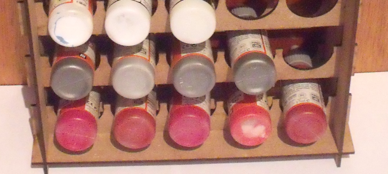 Limited Edition Warhammer models: Wargame-model-mods - paint racks/stands